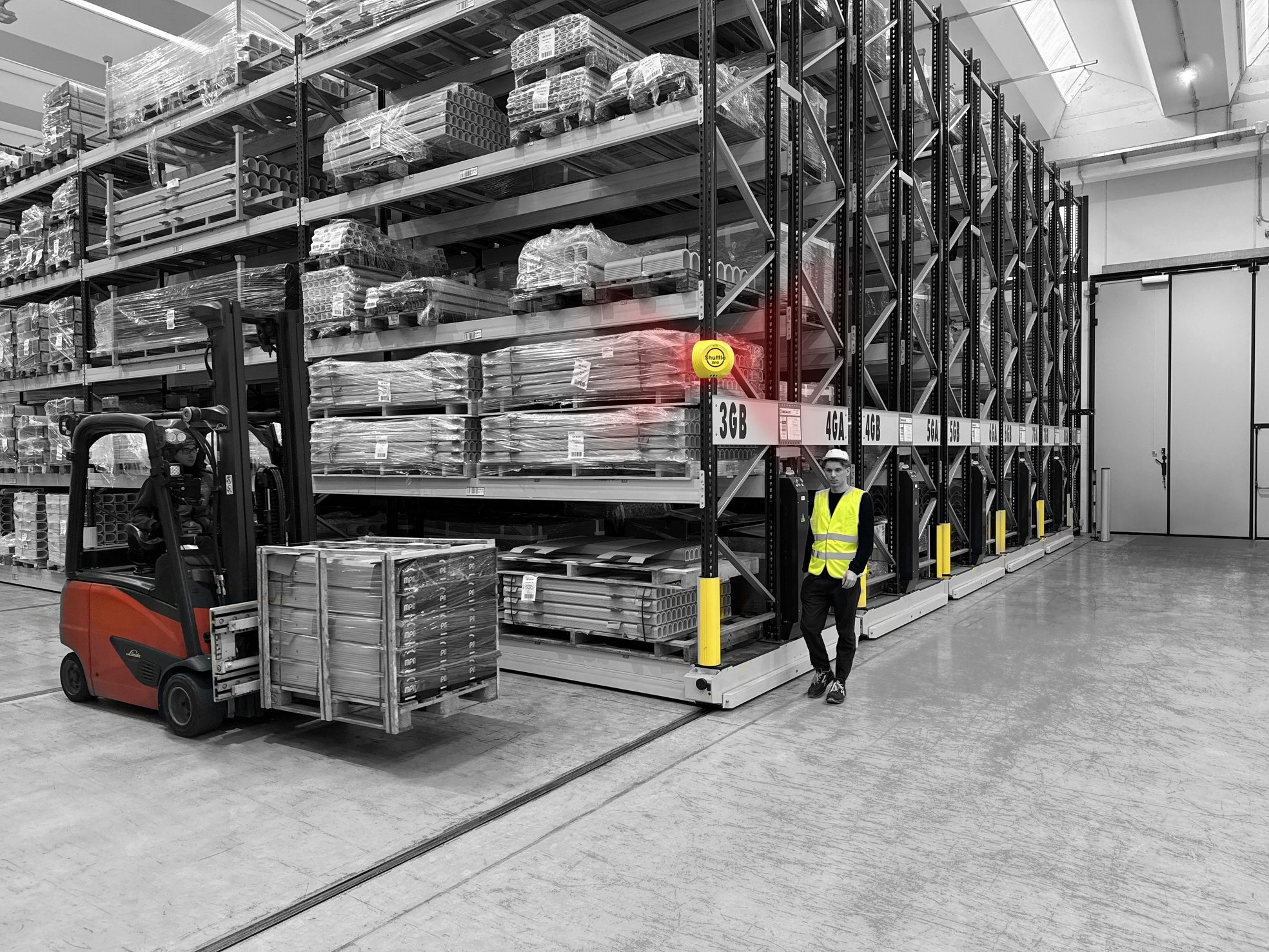 Warehouse blind spots: Can traffic mirrors compete with the MPM Shuttle?